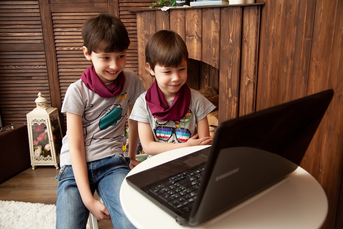 The Allure of Cartoons: Exploring Why Kids Watch Them - Test Site